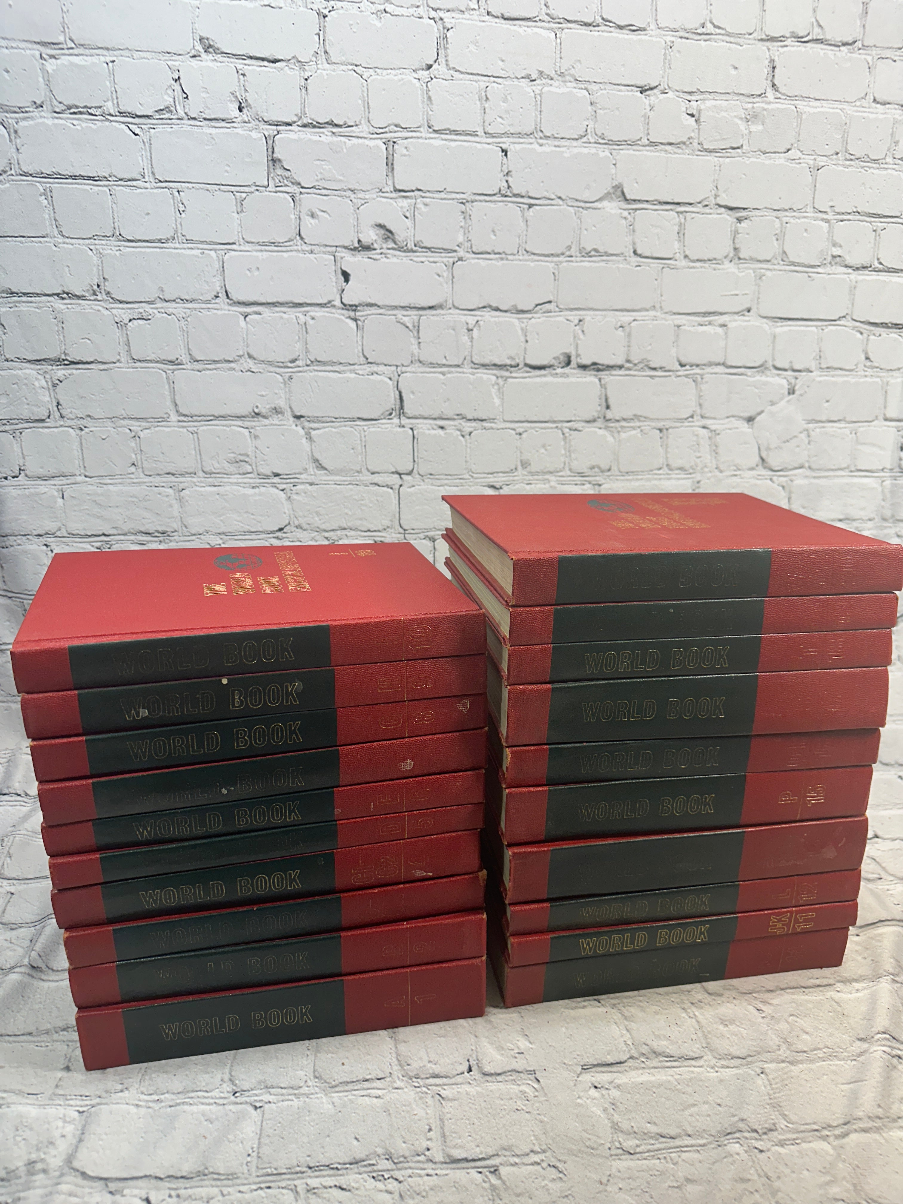 The World Book Encyclopedia Complete 20 Vol. Set [1967] – Flipped Pages